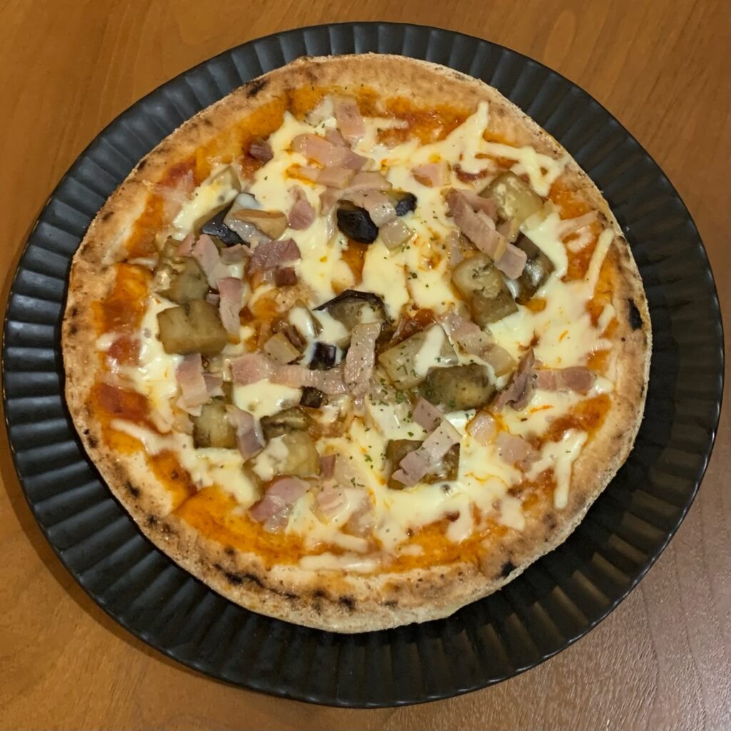 クリスマスにもおすすめ！『PIZZAREVO(ピザレボ)』の本格窯焼きピザ | FOR