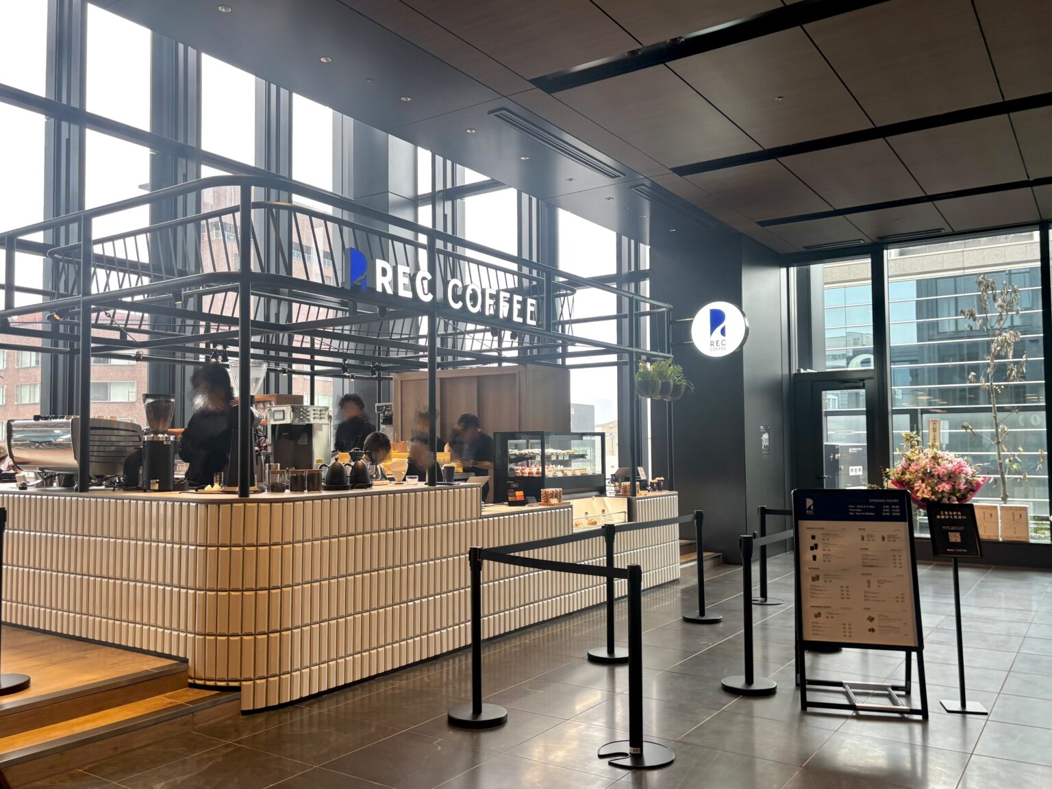 【ワンビル】見晴らし なコーヒータイム♪『REC COFFEE天神ワンビル店』 | FOR